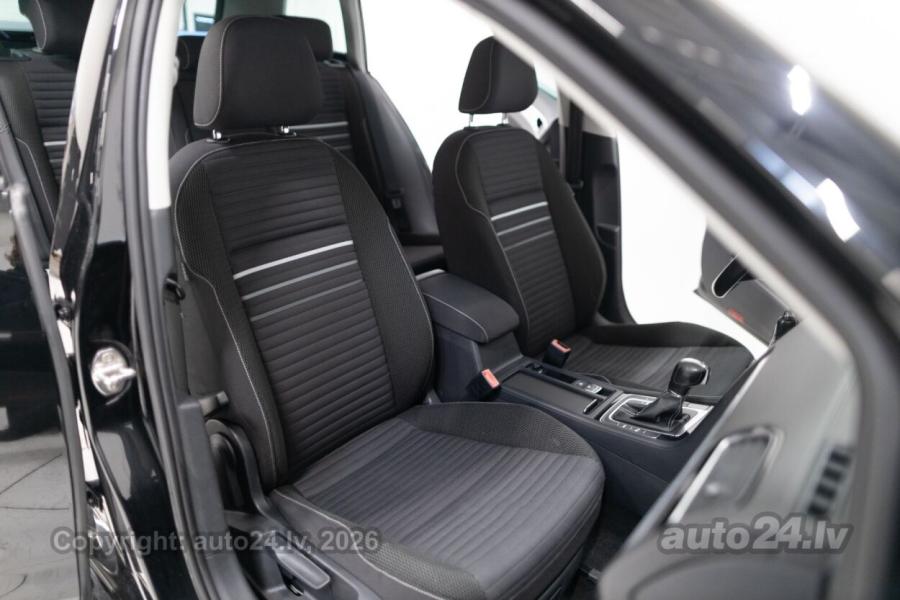 Black Volkswagen Golf 2014 in Tallinn, with an engine capacity of 2.00 L and mileage of 283 thousand km for 7990 €, photo 14 on AUTOMOTO.COM.LV