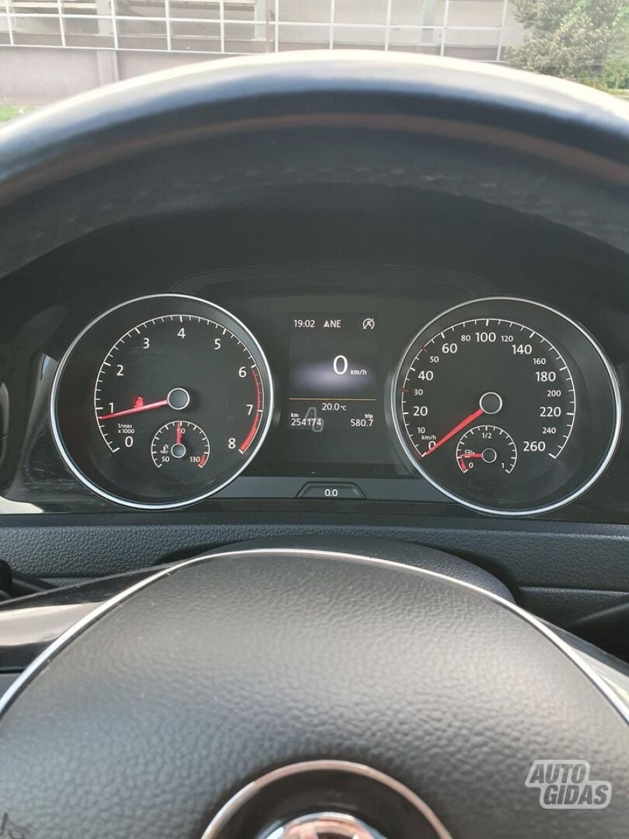 Melns Volkswagen Golf 2014 Alīta, ar dzinēja tilpumu 1.40 L un nobraukumu 254 tūkst. km par 6500 €, foto 24 vietnē AUTOMOTO.COM.LV