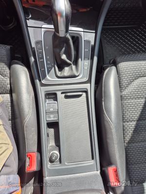 Melns Volkswagen Golf 2014 Tallina, ar dzinēja tilpumu 2.00 L un nobraukumu 241 tūkst. km par 8000 €, foto 11 vietnē AUTOMOTO.COM.LV