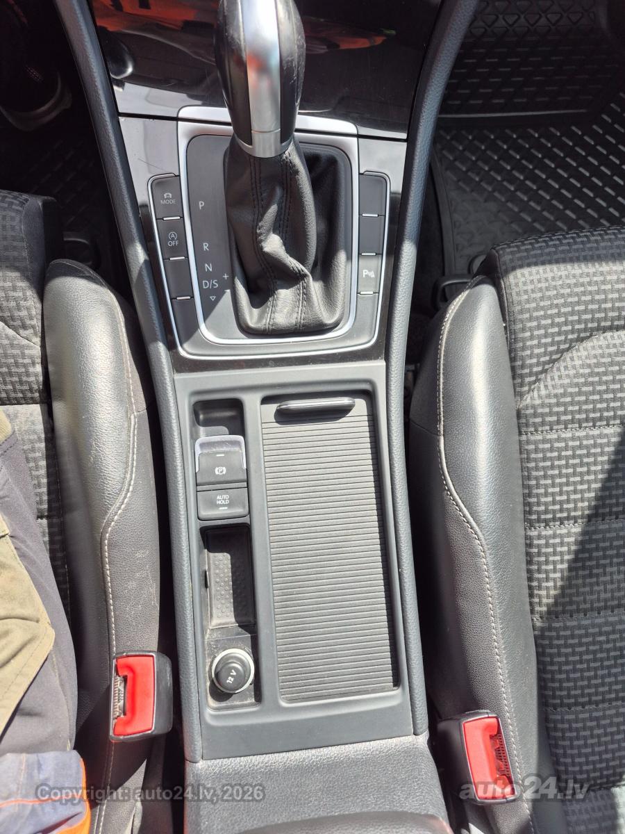 Melns Volkswagen Golf 2014 Tallina, ar dzinēja tilpumu 2.00 L un nobraukumu 241 tūkst. km par 8000 €, foto 11 vietnē AUTOMOTO.COM.LV