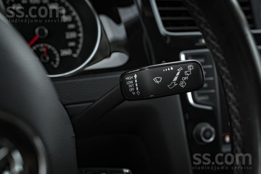 Melns Volkswagen Golf 2014 Rīga, ar dzinēja tilpumu 2.00 L un nobraukumu 241 tūkst. km par 7997 €, foto 24 vietnē AUTOMOTO.COM.LV