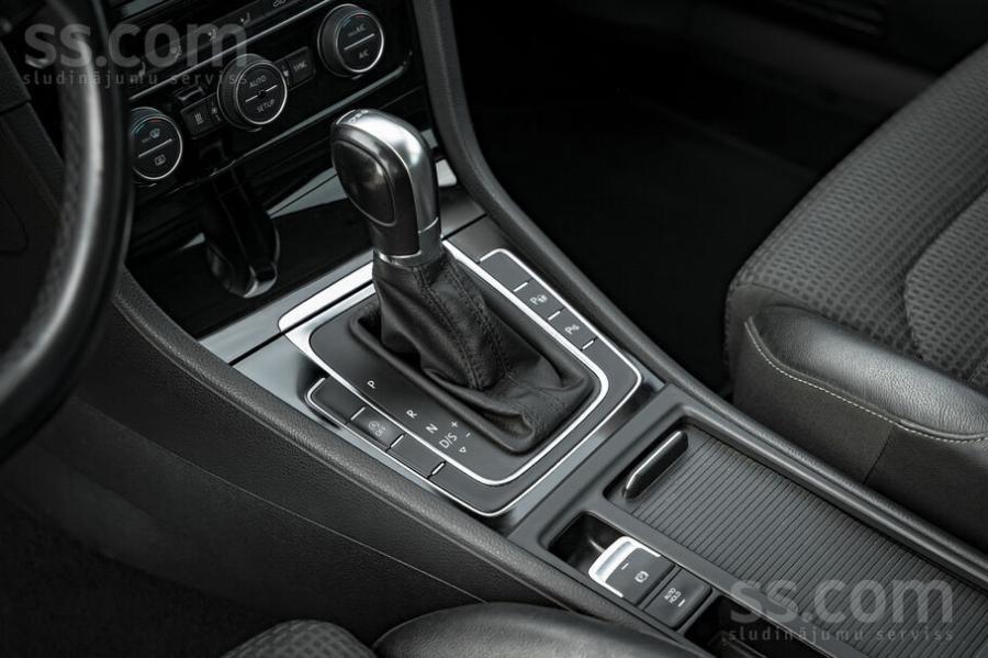 Melns Volkswagen Golf 2014 Rīga, ar dzinēja tilpumu 2.00 L un nobraukumu 241 tūkst. km par 7997 €, foto 25 vietnē AUTOMOTO.COM.LV