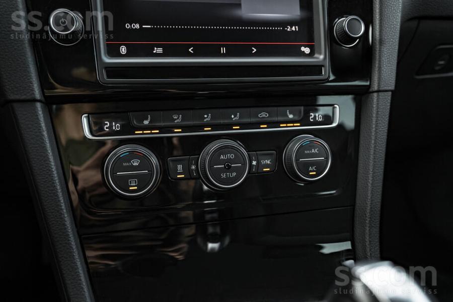 Melns Volkswagen Golf 2014 Rīga, ar dzinēja tilpumu 2.00 L un nobraukumu 241 tūkst. km par 7997 €, foto 26 vietnē AUTOMOTO.COM.LV