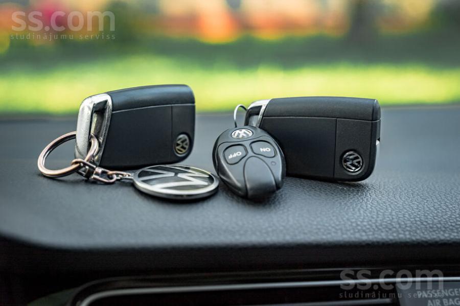 Melns Volkswagen Golf 2014 Rīga, ar dzinēja tilpumu 2.00 L un nobraukumu 241 tūkst. km par 7997 €, foto 35 vietnē AUTOMOTO.COM.LV