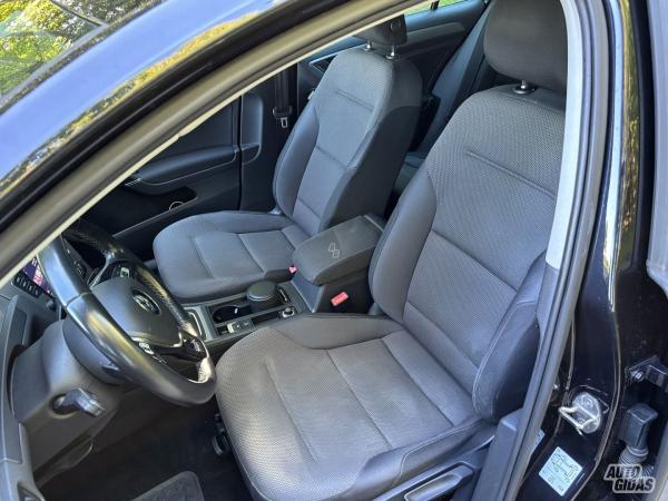 Black Volkswagen Golf 2014 in Pasvalys, with an engine capacity of 2.00 L and mileage of 340 thousand km for 5500 €, photo 9 on AUTOMOTO.COM.LV