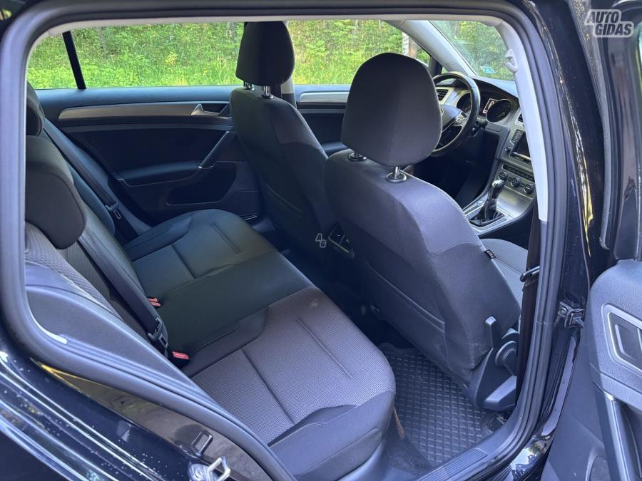 Black Volkswagen Golf 2014 in Pasvalys, with an engine capacity of 2.00 L and mileage of 340 thousand km for 5500 €, photo 13 on AUTOMOTO.COM.LV