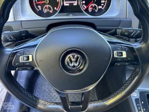 Black Volkswagen Golf 2014 in Pasvalys, with an engine capacity of 2.00 L and mileage of 340 thousand km for 5500 €, photo 17 on AUTOMOTO.COM.LV