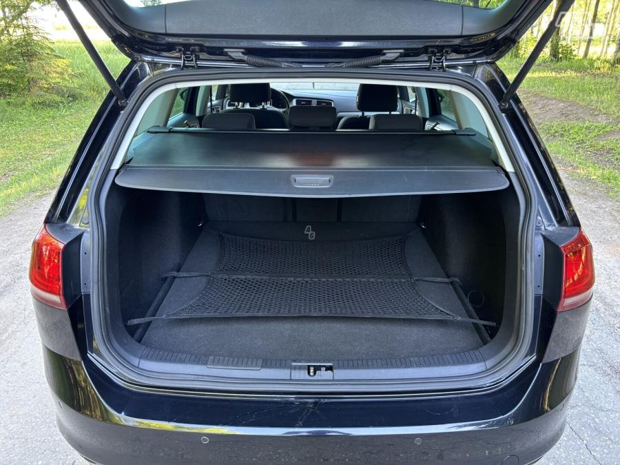 Black Volkswagen Golf 2014 in Pasvalys, with an engine capacity of 2.00 L and mileage of 340 thousand km for 5500 €, photo 18 on AUTOMOTO.COM.LV