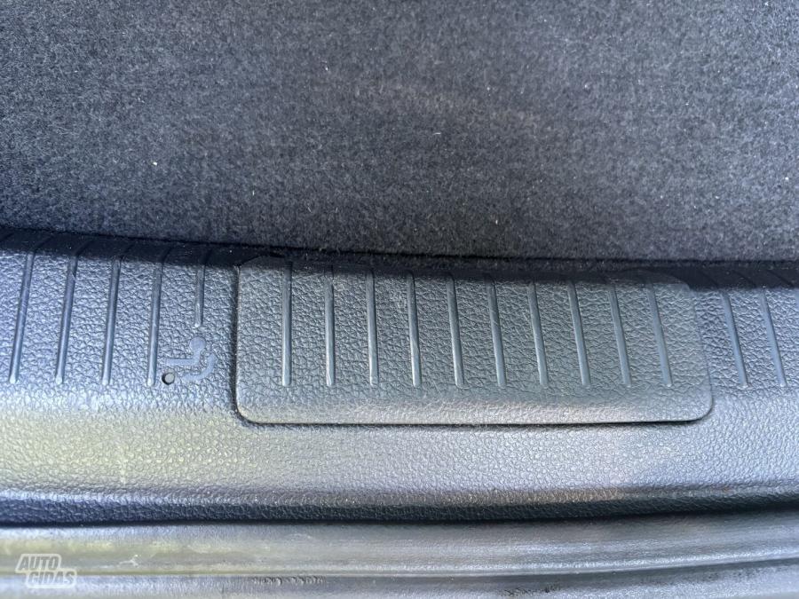 Black Volkswagen Golf 2014 in Pasvalys, with an engine capacity of 2.00 L and mileage of 340 thousand km for 5500 €, photo 21 on AUTOMOTO.COM.LV