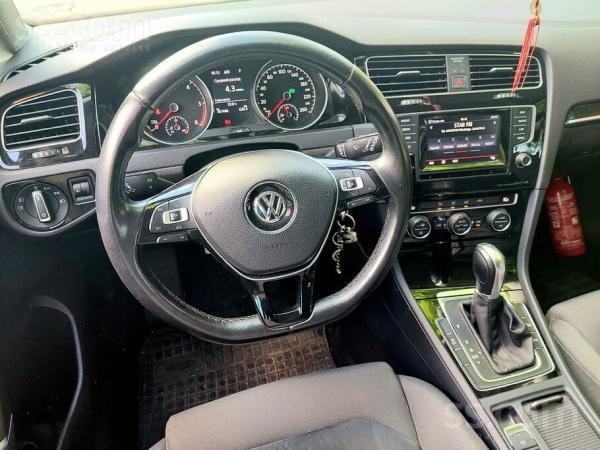 Melns Volkswagen Golf 2014 Rīga, ar dzinēja tilpumu 1.60 L un nobraukumu 196 tūkst. km par 6500 €, foto 4 vietnē AUTOMOTO.COM.LV