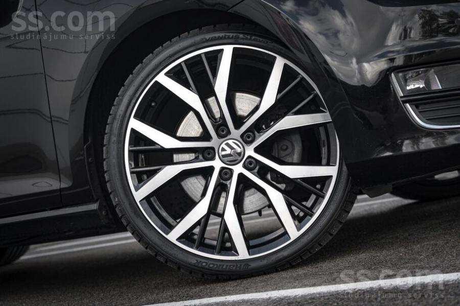 Black Volkswagen Golf 2014 in Riga, with an engine capacity of 2.00 L and mileage of 298 thousand km for 8850 €, photo 8 on AUTOMOTO.COM.LV