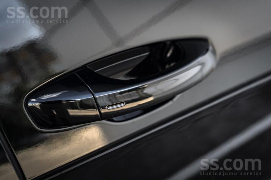Black Volkswagen Golf 2014 in Riga, with an engine capacity of 2.00 L and mileage of 298 thousand km for 8850 €, photo 9 on AUTOMOTO.COM.LV