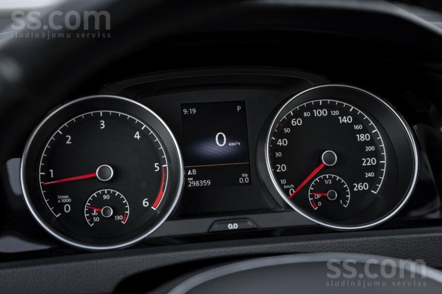 Black Volkswagen Golf 2014 in Riga, with an engine capacity of 2.00 L and mileage of 298 thousand km for 8850 €, photo 22 on AUTOMOTO.COM.LV
