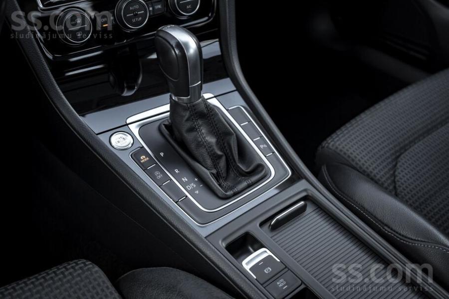 Black Volkswagen Golf 2014 in Riga, with an engine capacity of 2.00 L and mileage of 298 thousand km for 8850 €, photo 26 on AUTOMOTO.COM.LV