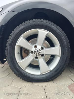 Black Volkswagen Golf 2014 in Tallinn, with an engine capacity of 1.60 L and mileage of 318 thousand km for 5990 €, photo 9 on AUTOMOTO.COM.LV