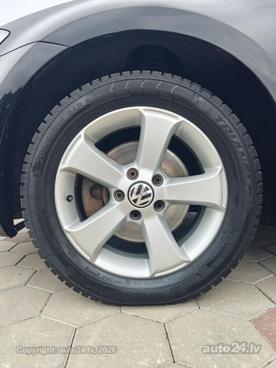 Black Volkswagen Golf 2014 in Tallinn, with an engine capacity of 1.60 L and mileage of 318 thousand km for 5990 €, photo 9 on AUTOMOTO.COM.LV