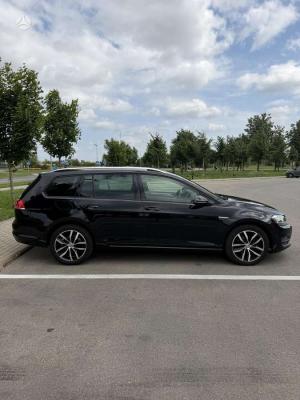Melns Volkswagen Golf 2014 Panevēža, ar dzinēja tilpumu 1.60 L un nobraukumu 279 tūkst. km par 6300 €, foto 5 vietnē AUTOMOTO.COM.LV