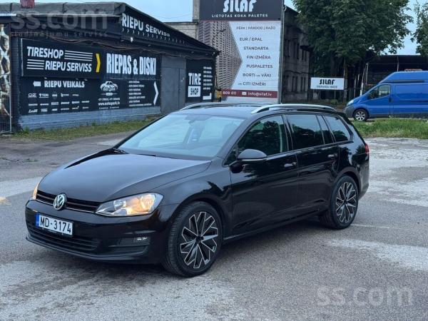 Black Volkswagen Golf 2014 in Riga, with an engine capacity of 1.60 L and mileage of 270 thousand km for 7500 €, photo 1 on AUTOMOTO.COM.LV