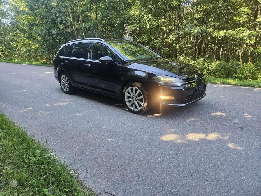 Black Volkswagen Golf 2014 in Raseiniai, with an engine capacity of 1.97 L and mileage of 279 thousand km for 5350 €, photo 3 on AUTOMOTO.COM.LV
