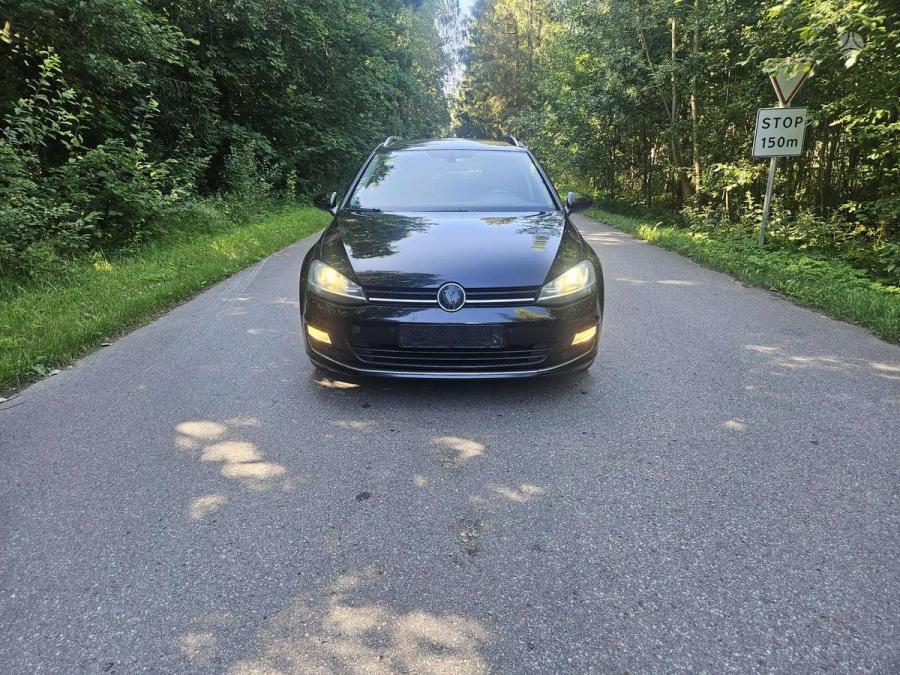 Black Volkswagen Golf 2014 in Raseiniai, with an engine capacity of 1.97 L and mileage of 279 thousand km for 5350 €, photo 4 on AUTOMOTO.COM.LV