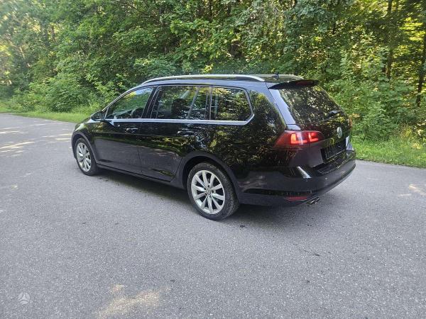 Black Volkswagen Golf 2014 in Raseiniai, with an engine capacity of 1.97 L and mileage of 279 thousand km for 5350 €, photo 5 on AUTOMOTO.COM.LV