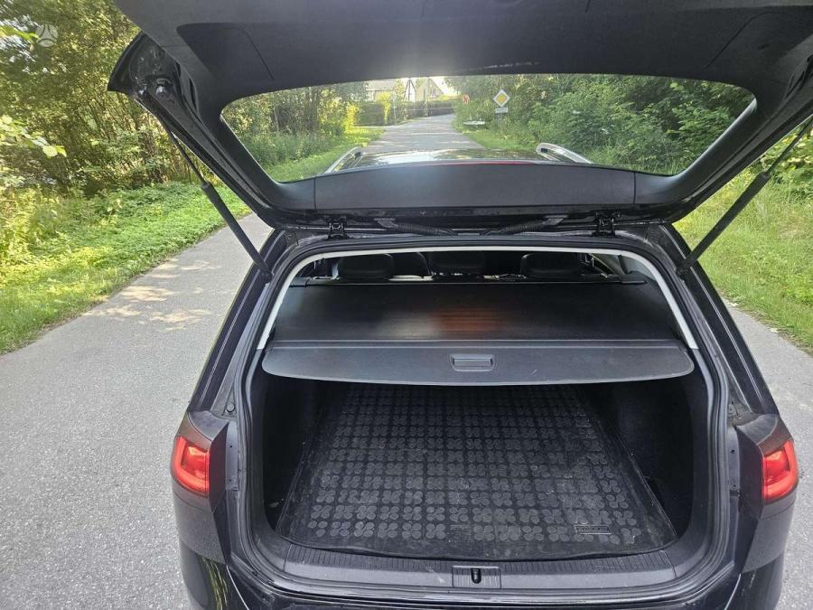 Black Volkswagen Golf 2014 in Raseiniai, with an engine capacity of 1.97 L and mileage of 279 thousand km for 5350 €, photo 9 on AUTOMOTO.COM.LV