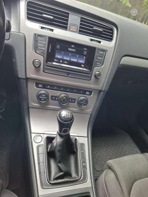 Black Volkswagen Golf 2014 in Birzai, with an engine capacity of 1.40 L and mileage of 321 thousand km for 4300 €, photo 3 on AUTOMOTO.COM.LV