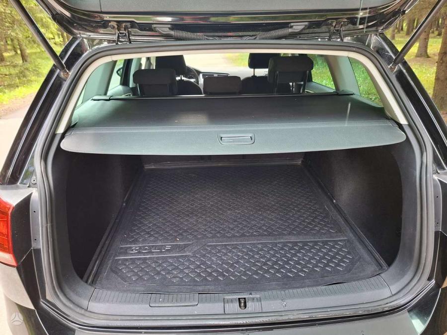 Black Volkswagen Golf 2014 in Birzai, with an engine capacity of 1.40 L and mileage of 321 thousand km for 4300 €, photo 5 on AUTOMOTO.COM.LV