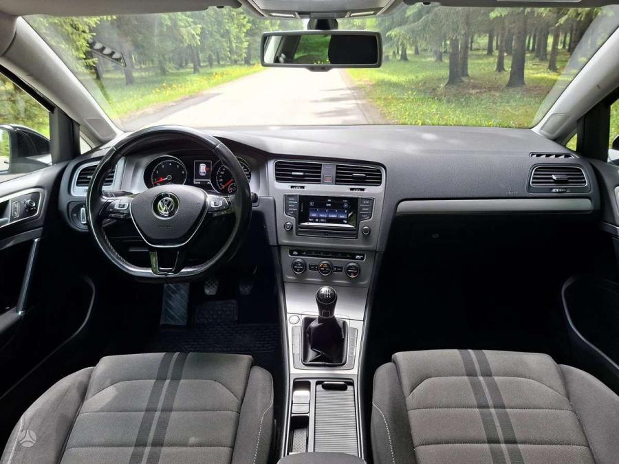 Black Volkswagen Golf 2014 in Birzai, with an engine capacity of 1.40 L and mileage of 321 thousand km for 4300 €, photo 9 on AUTOMOTO.COM.LV