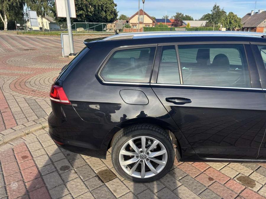 Black Volkswagen Golf 2014 in Silute, with an engine capacity of 1.60 L and mileage of 282 thousand km for 4800 €, photo 5 on AUTOMOTO.COM.LV