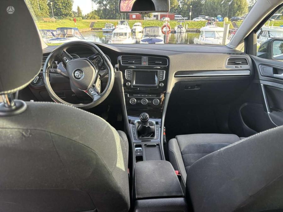 Black Volkswagen Golf 2014 in Silute, with an engine capacity of 1.60 L and mileage of 282 thousand km for 4800 €, photo 14 on AUTOMOTO.COM.LV