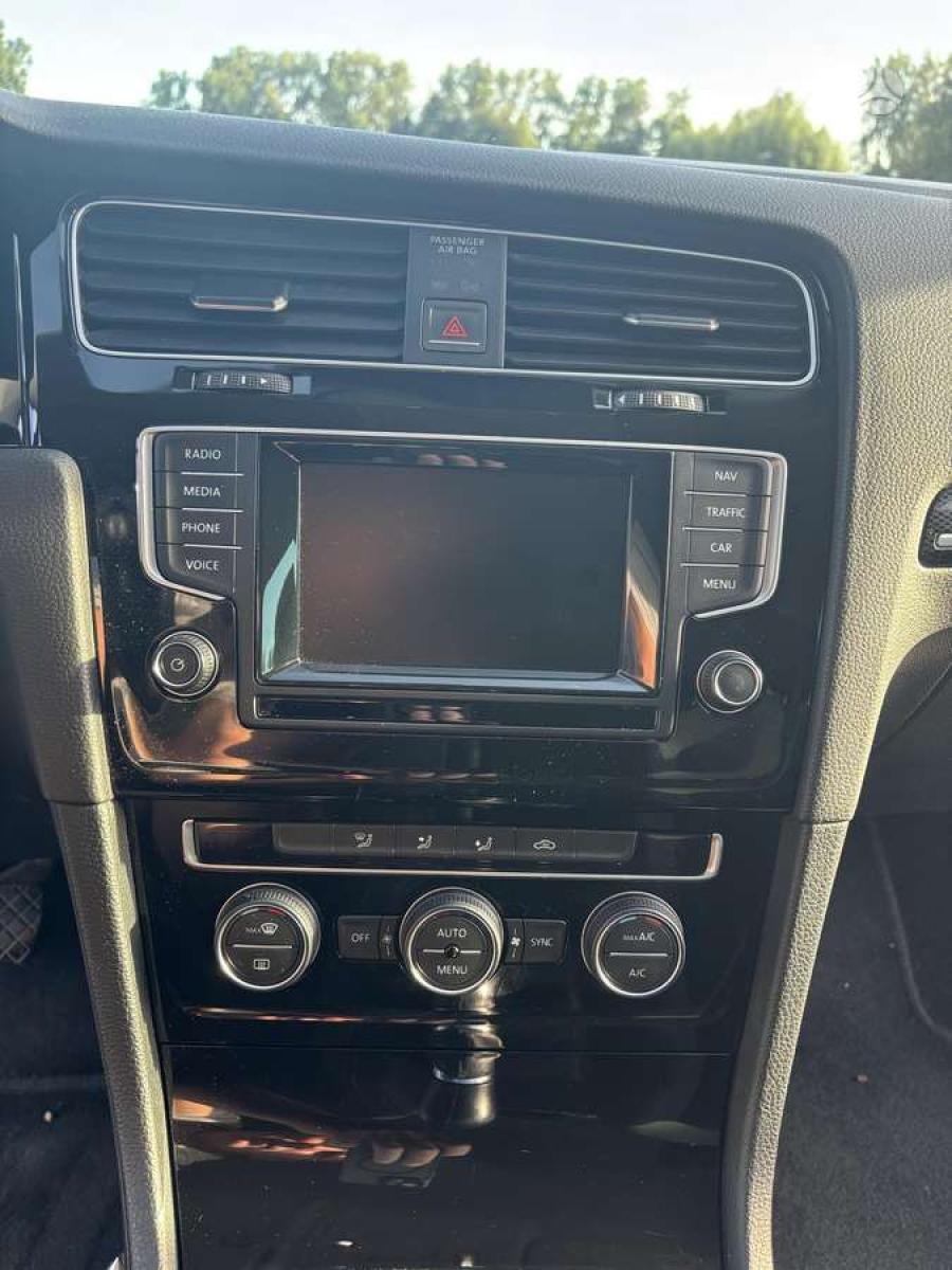 Black Volkswagen Golf 2014 in Silute, with an engine capacity of 1.60 L and mileage of 282 thousand km for 4800 €, photo 23 on AUTOMOTO.COM.LV