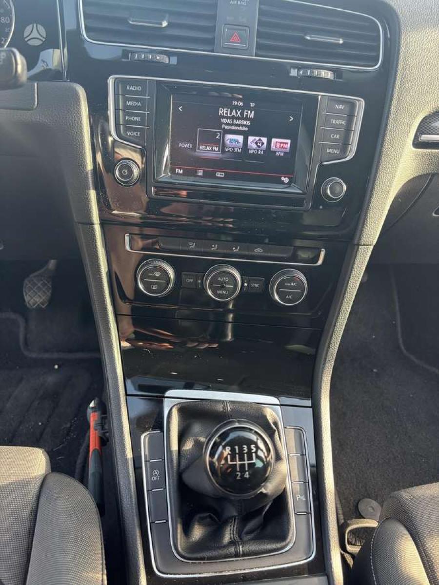 Black Volkswagen Golf 2014 in Silute, with an engine capacity of 1.60 L and mileage of 282 thousand km for 4800 €, photo 25 on AUTOMOTO.COM.LV