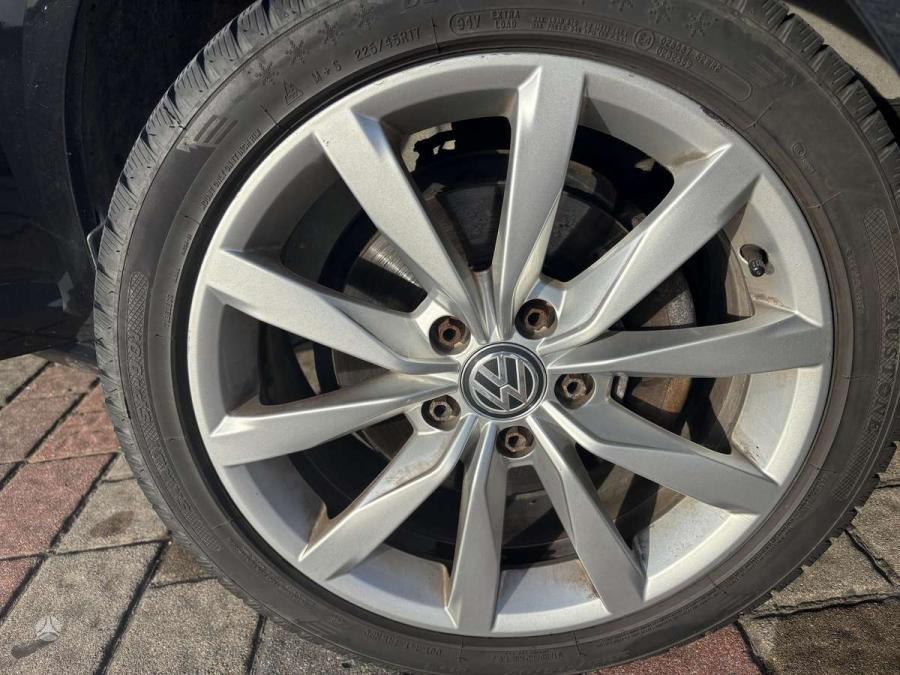 Black Volkswagen Golf 2014 in Silute, with an engine capacity of 1.60 L and mileage of 282 thousand km for 4800 €, photo 30 on AUTOMOTO.COM.LV
