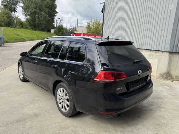 Black Volkswagen Golf 2014 in Alytus, with an engine capacity of 1.60 L and mileage of 295 thousand km for 3750 €, photo 4 on AUTOMOTO.COM.LV