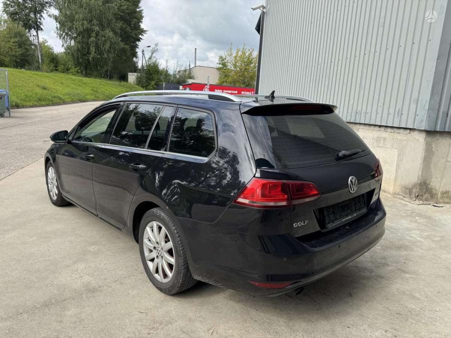 Black Volkswagen Golf 2014 in Alytus, with an engine capacity of 1.60 L and mileage of 295 thousand km for 3750 €, photo 4 on AUTOMOTO.COM.LV