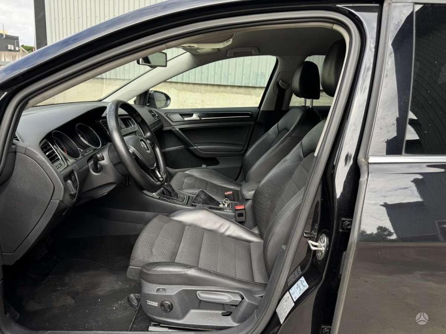 Black Volkswagen Golf 2014 in Alytus, with an engine capacity of 1.60 L and mileage of 295 thousand km for 3750 €, photo 7 on AUTOMOTO.COM.LV