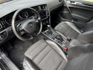 Black Volkswagen Golf 2014 in Alytus, with an engine capacity of 1.60 L and mileage of 295 thousand km for 3750 €, photo 8 on AUTOMOTO.COM.LV