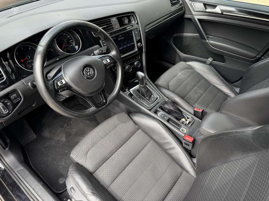Black Volkswagen Golf 2014 in Alytus, with an engine capacity of 1.60 L and mileage of 295 thousand km for 3750 €, photo 8 on AUTOMOTO.COM.LV