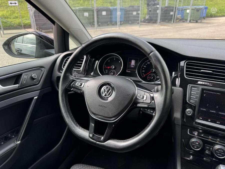 Black Volkswagen Golf 2014 in Alytus, with an engine capacity of 1.60 L and mileage of 295 thousand km for 3750 €, photo 12 on AUTOMOTO.COM.LV