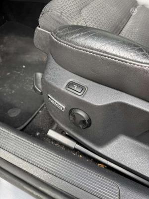 Black Volkswagen Golf 2014 in Alytus, with an engine capacity of 1.60 L and mileage of 295 thousand km for 3750 €, photo 17 on AUTOMOTO.COM.LV