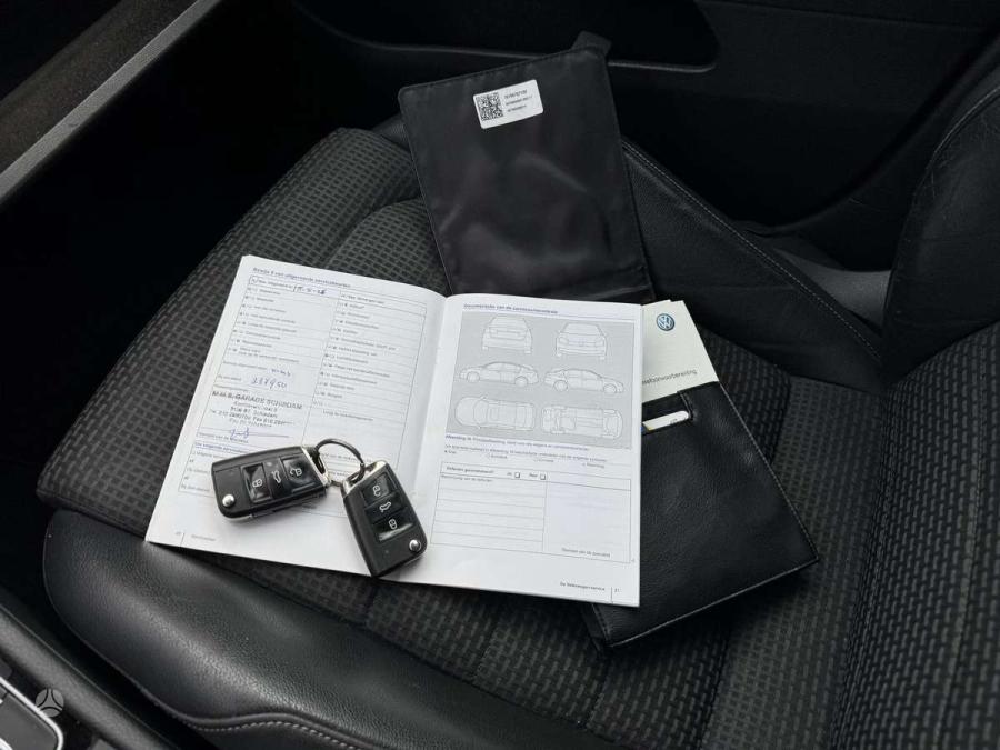 Black Volkswagen Golf 2014 in Alytus, with an engine capacity of 1.60 L and mileage of 295 thousand km for 3750 €, photo 26 on AUTOMOTO.COM.LV