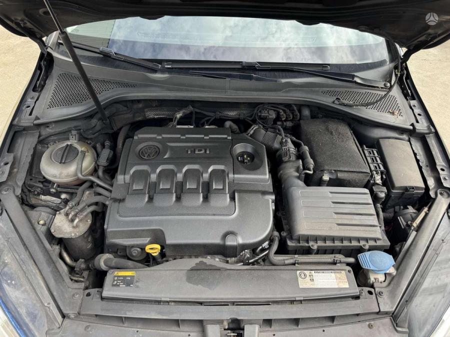 Black Volkswagen Golf 2014 in Alytus, with an engine capacity of 1.60 L and mileage of 295 thousand km for 3750 €, photo 28 on AUTOMOTO.COM.LV