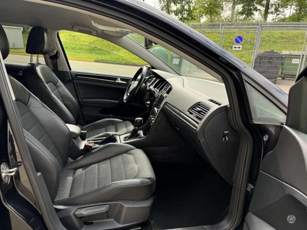 Volkswagen Golf 2014 in Alytus on AUTOMOTO.COM.LV Black Volkswagen Golf 2014 in Alytus, with an engine capacity of 1.60 L and mileage of 295 thousand km for 3750 €, photo 10 on AUTOMOTO.COM.LV