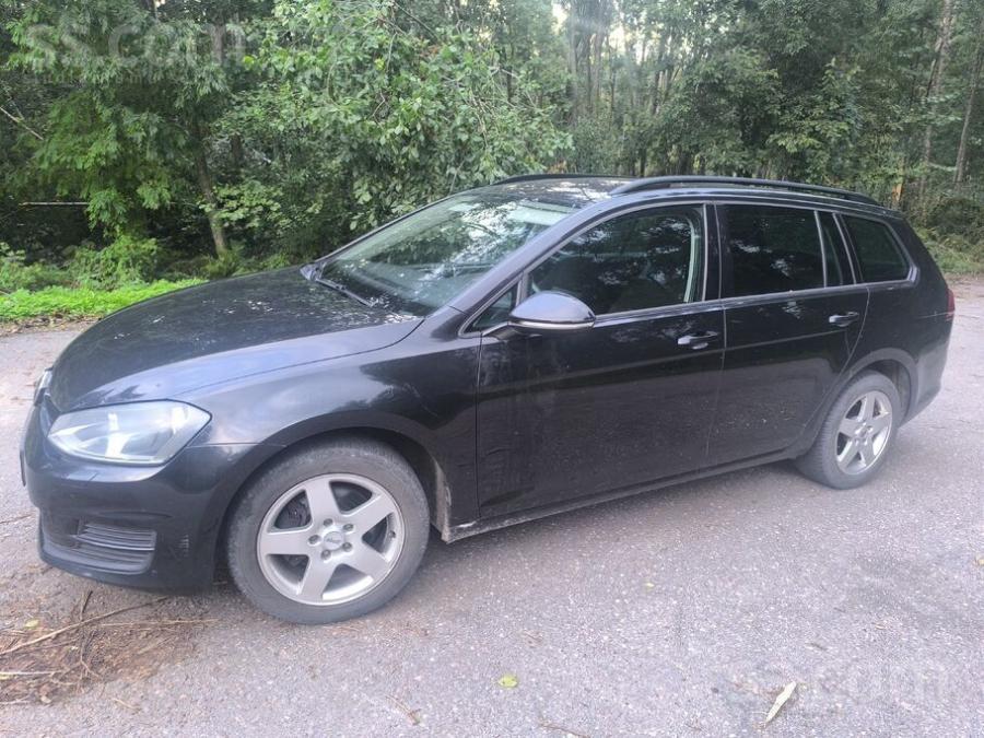 Black Volkswagen Golf 2014 in Riga, with an engine capacity of 1.40 L and mileage of 268 thousand km for 3400 €, photo 3 on AUTOMOTO.COM.LV
