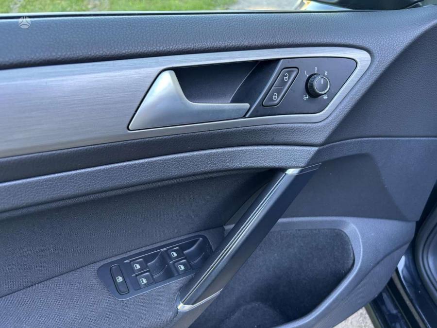 Melns Volkswagen Golf 2014 Pasvalys, ar dzinēja tilpumu 1.97 L un nobraukumu 340 tūkst. km par 5850 €, foto 20 vietnē AUTOMOTO.COM.LV