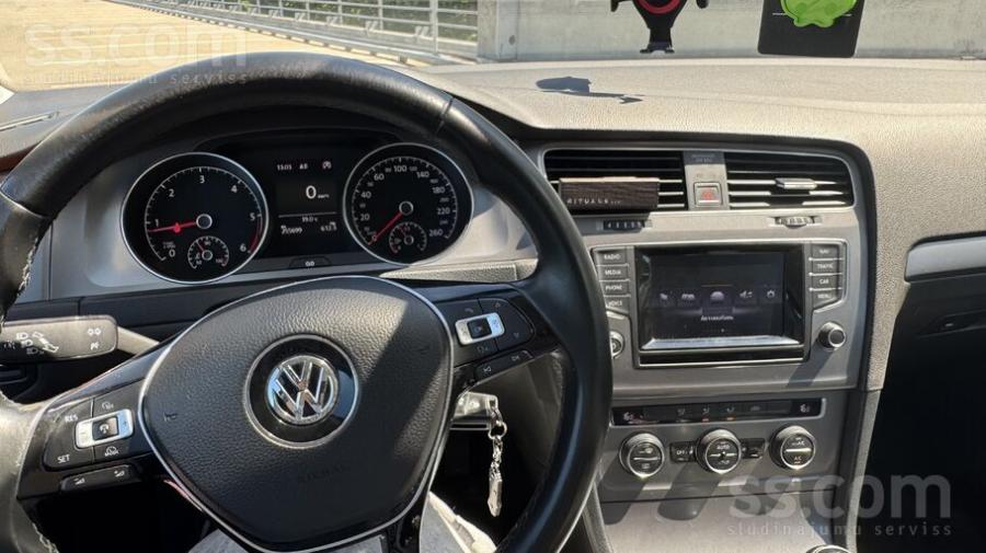 Melns Volkswagen Golf 2014 Rīga, ar dzinēja tilpumu 1.60 L un nobraukumu 259 tūkst. km par 5900 €, foto 3 vietnē AUTOMOTO.COM.LV