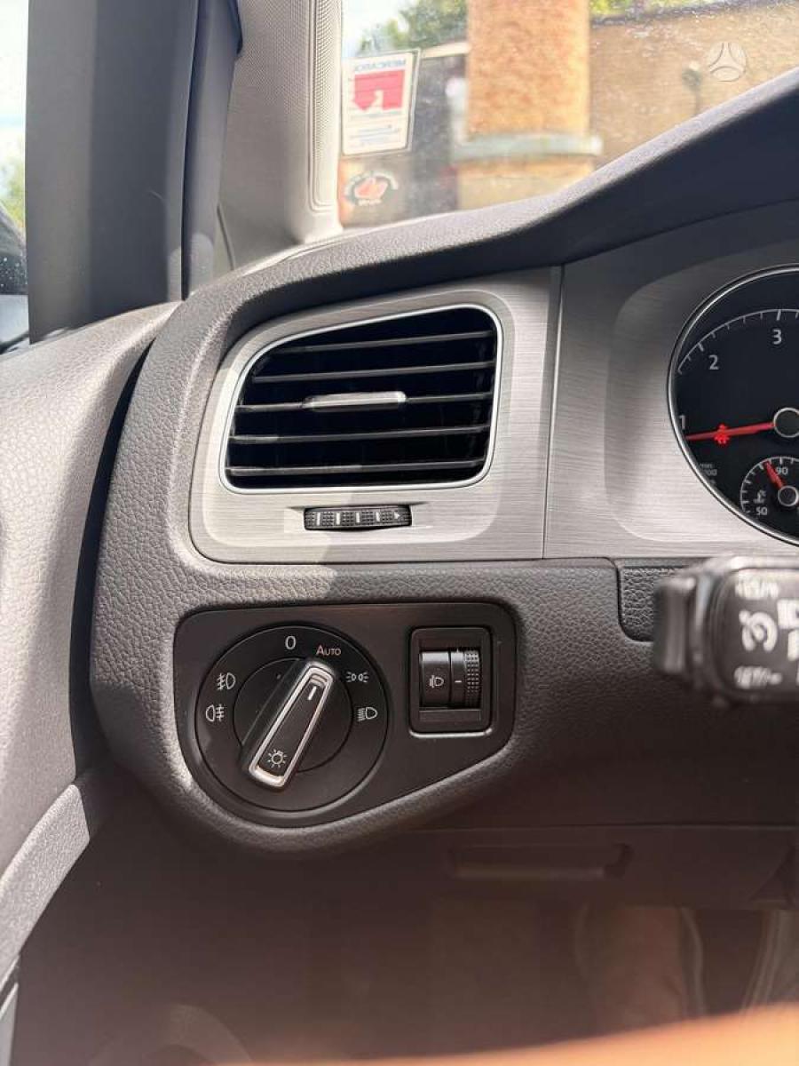 Melns Volkswagen Golf 2014 Marijampole, ar dzinēja tilpumu 1.60 L un nobraukumu 250 tūkst. km par 5350 €, foto 19 vietnē AUTOMOTO.COM.LV