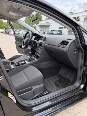 Melns Volkswagen Golf 2014 Rīga, ar dzinēja tilpumu 1.40 L un nobraukumu 269 tūkst. km par 3400 €, foto 13 vietnē AUTOMOTO.COM.LV