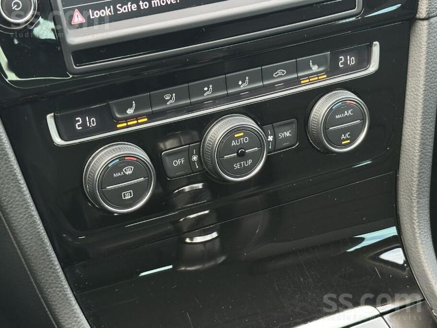 Black Volkswagen Golf 2014 in Tukums, with an engine capacity of 2.00 L and mileage of 287 thousand km for 7490 €, photo 18 on AUTOMOTO.COM.LV